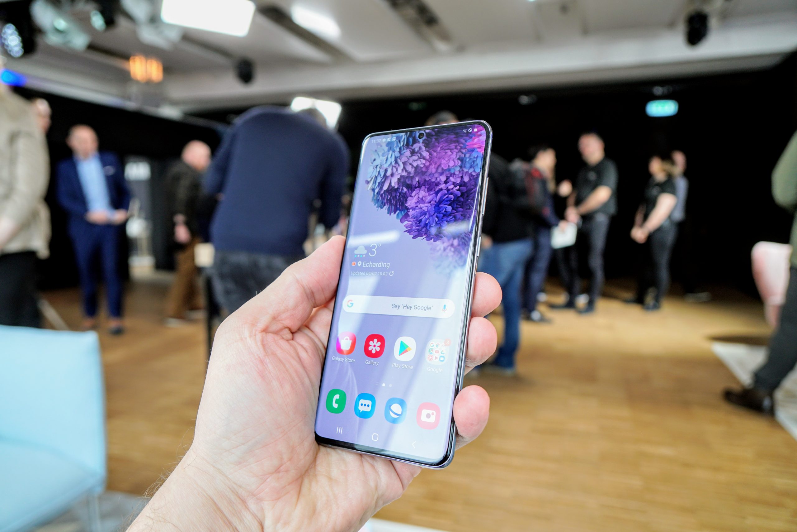 Samsung Galaxy S20+ er mellemudgaven uden det ekstra fede