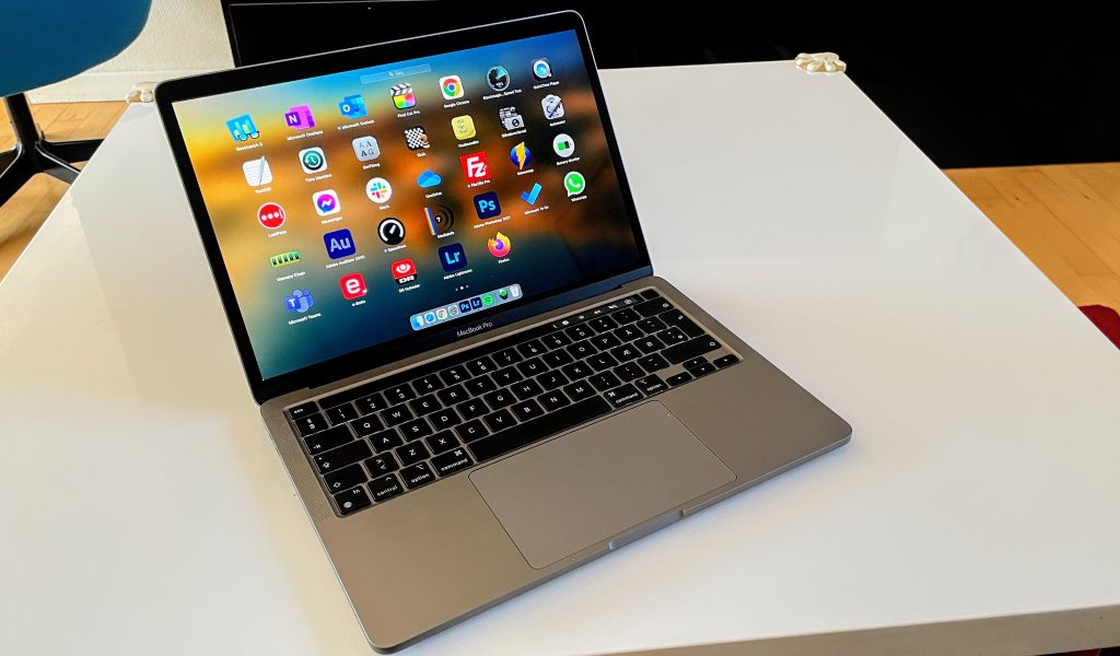 MacBook Pro 13 M1 Test M ske Fremtidens Power laptop MereMobil dk MacBook Pro 13 M1 Test M ske Fremtidens Power laptop MereMobil dk