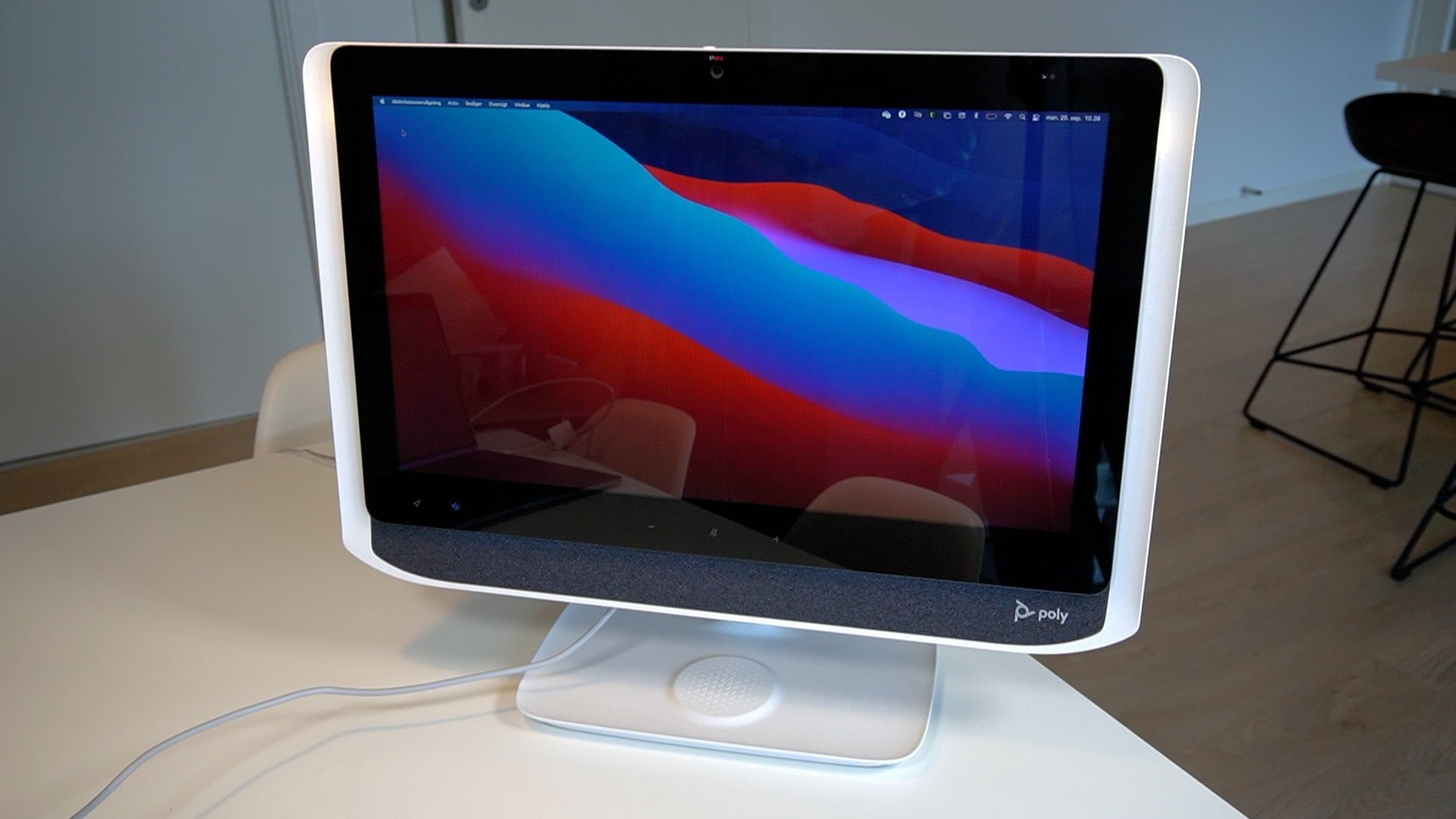 Poly Studio P21 er en vild mødeskærm - MereMobil.dk