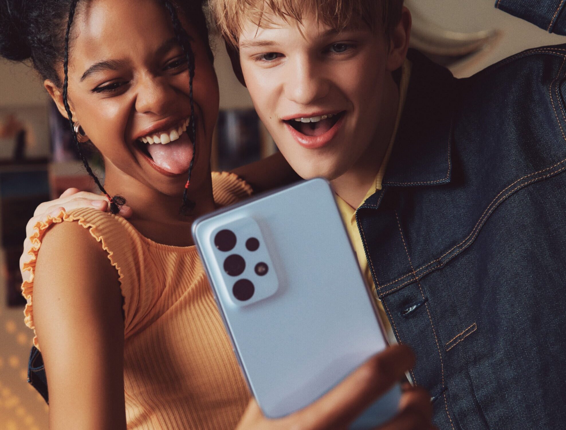 Samsung Galaxy A53 Og Galaxy A33 To Telefoner Til Mellempris