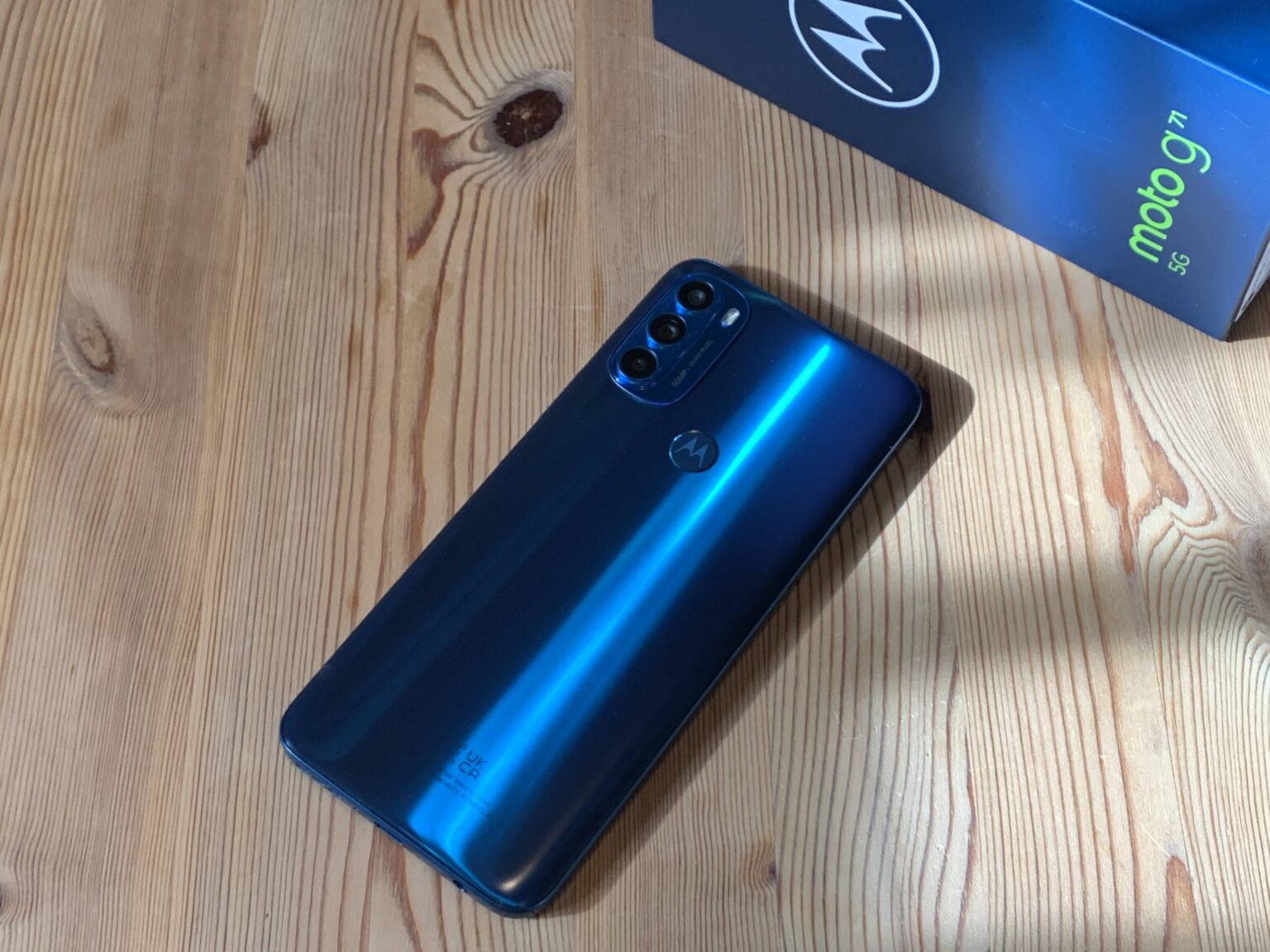 Motorola Moto G71 test | du får ikke mere end du betaler for | MereMobil.dk
